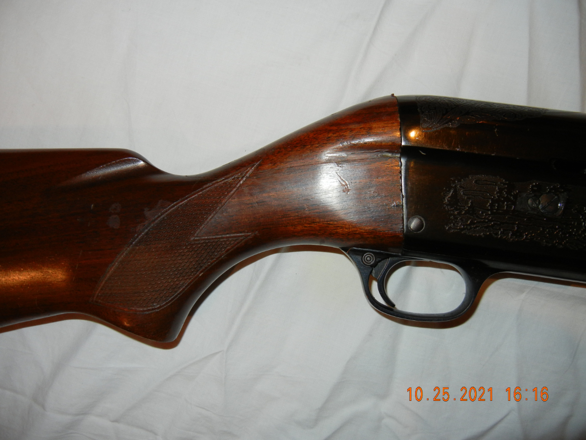 Savage 775 12 gauge shotgun. 17181357 - GunAuction.com