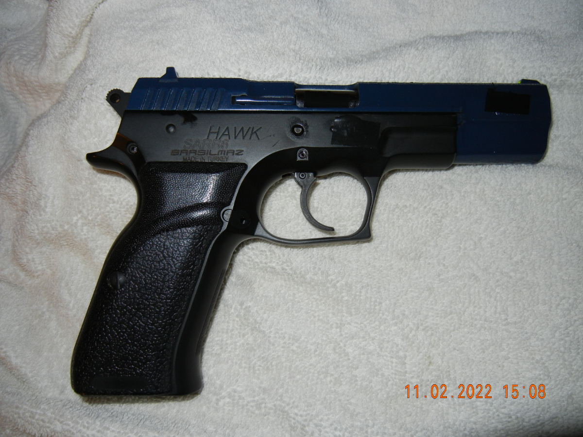 SAR Arms Sararms B6 HAWK 9mm semi auto pistol.