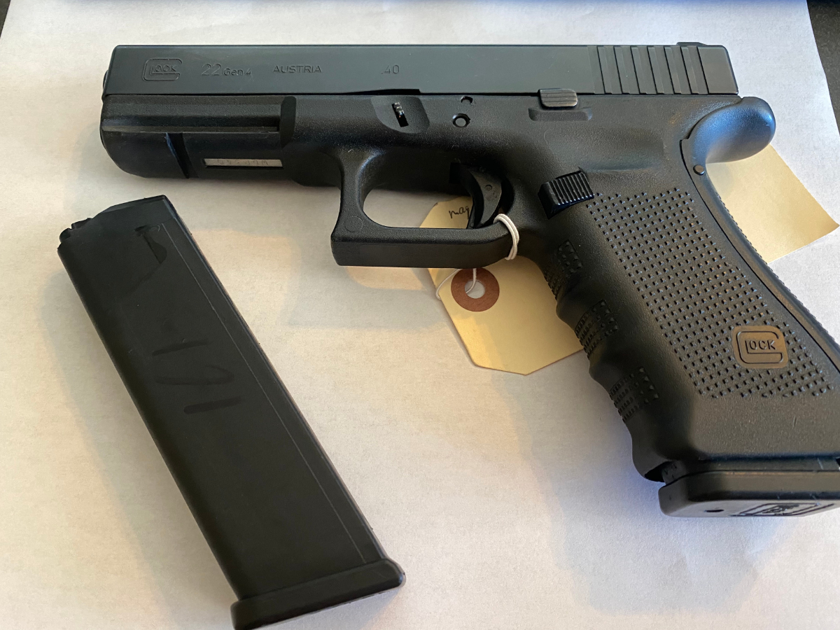 Glock G22 Gen4 .40 S&W With Night Sights And 2 Mags .40 S&W For Sale at ...