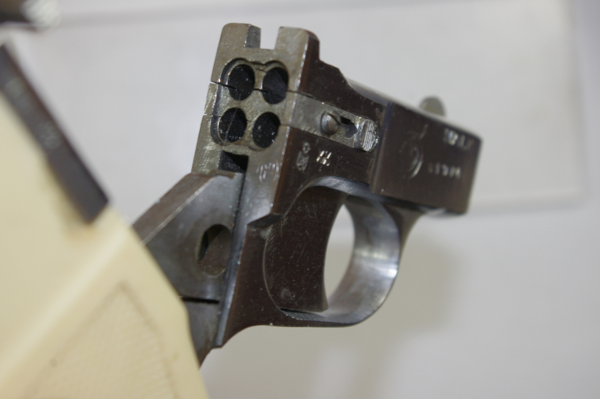 Eig E-16 4 Shot Derringer Italy Very Cooltake A Look .22 Lr For Sale at GunAuction.com - 17093706