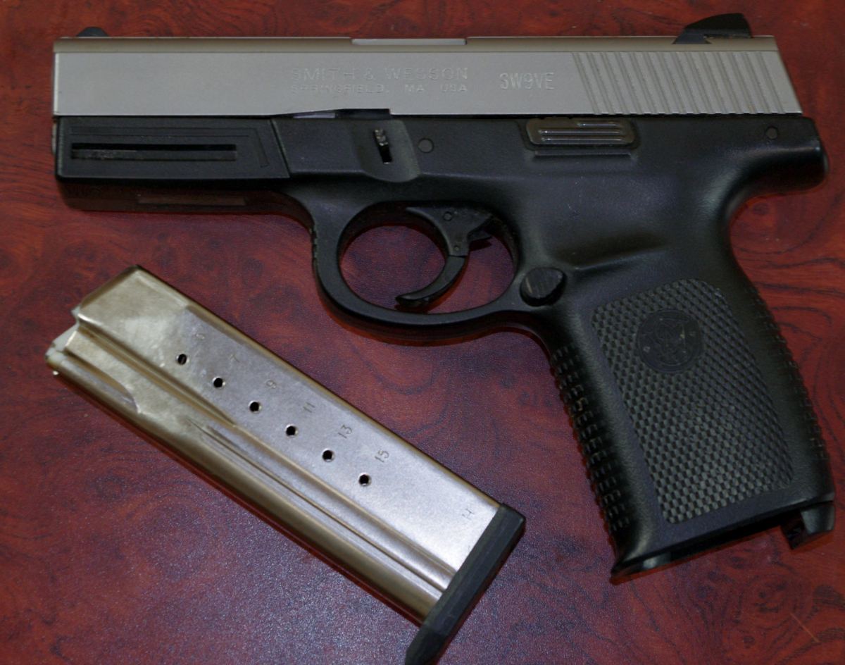 Smith & Wesson Model SW9VE Two Tone Tact. Rail High CapacityTake a LK ...