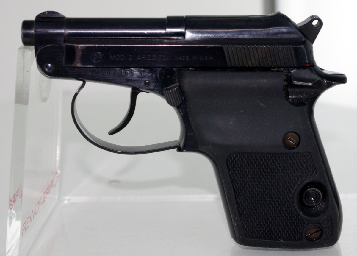 Beretta Model 21a Semi Auto Flip Up Barrelsuper Coollk .25 Acp For Sale at GunAuction.com - 17241574