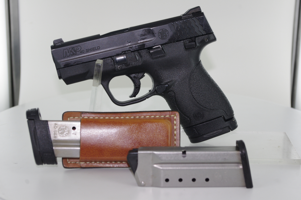 Smith & Wesson Model M&P 40 Shield Black 3 Mags Great Deal/Great ...