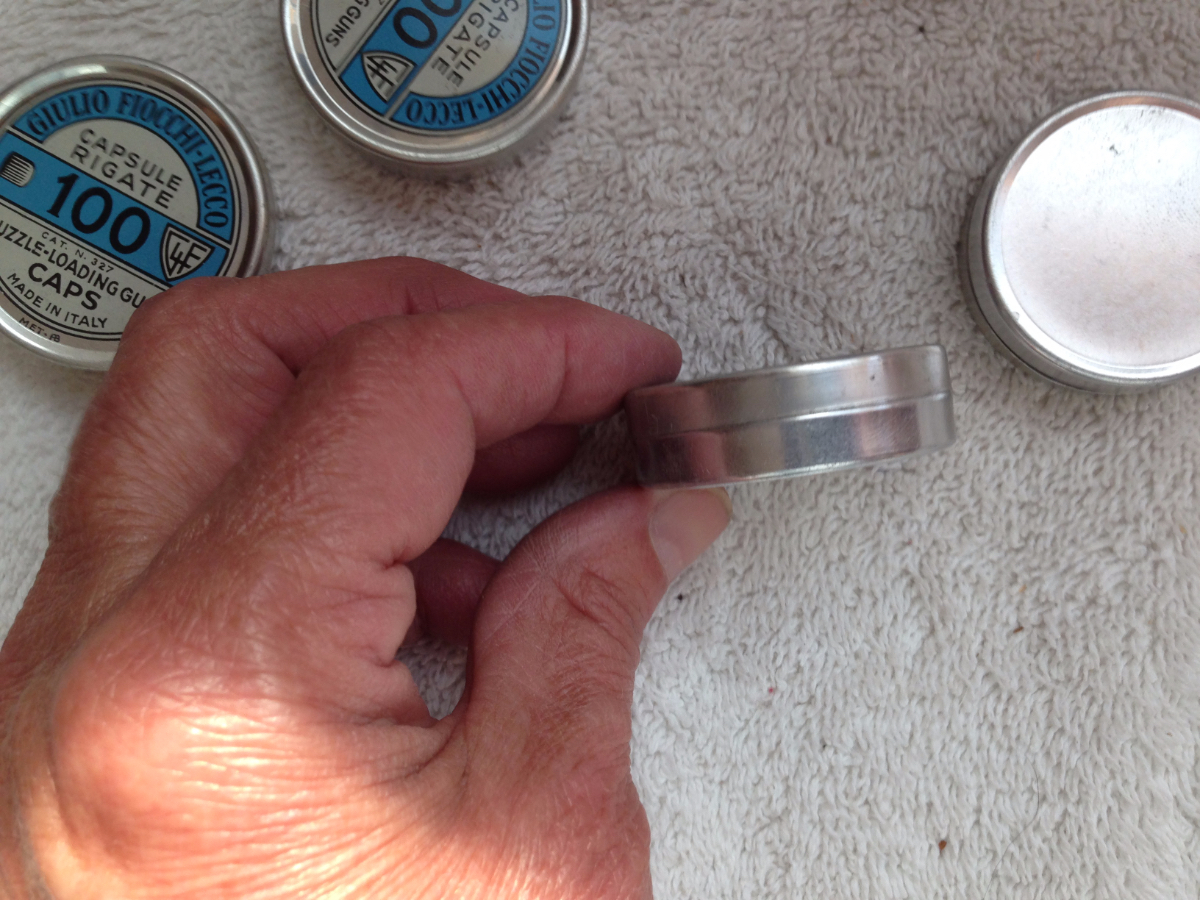 Giulio Fiocchi-Lecco Percussion Caps Capsule Rigate 700 Count In Tins ...