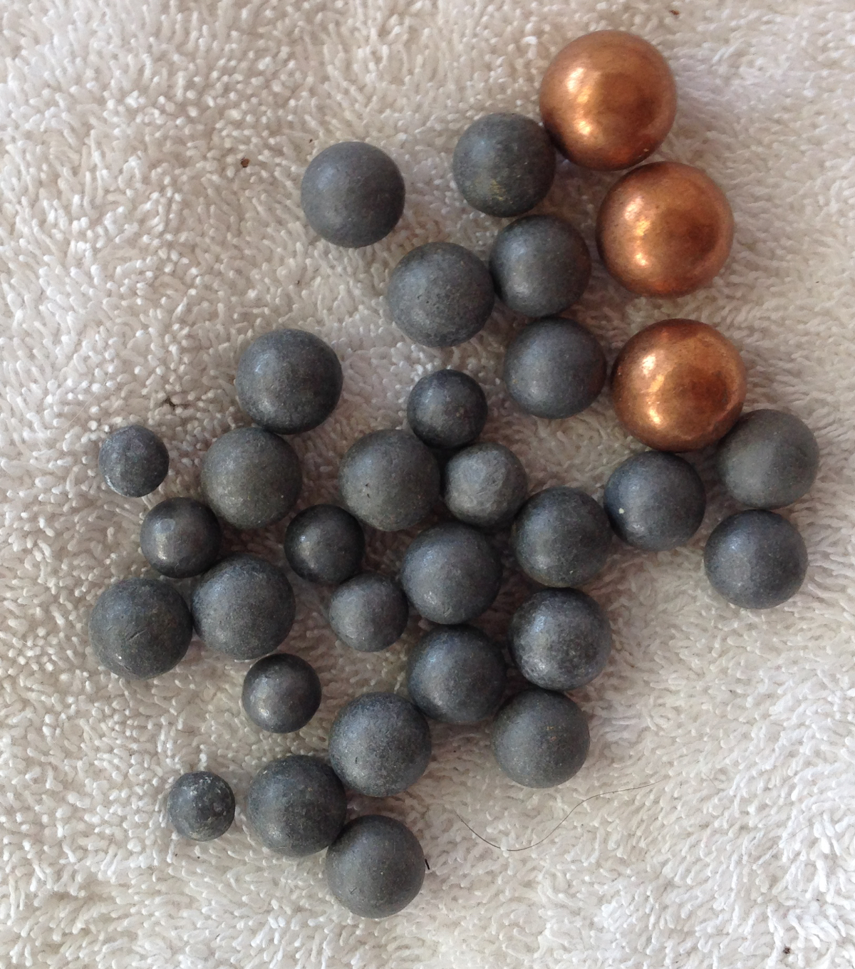 Variety Pack Speer Copper Plated & Lead Round Balls Muzzleloading Black ...