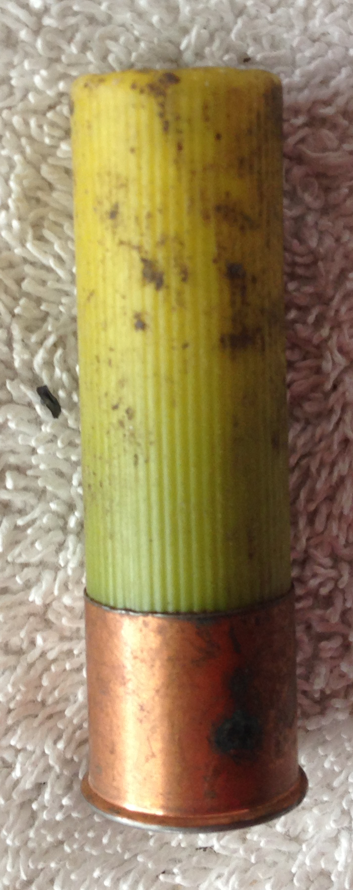 REMINGTON-PETERS 20 GAUGE SHOTGUN SHELL YELLOW RIBBED PLASTIC HULL ...