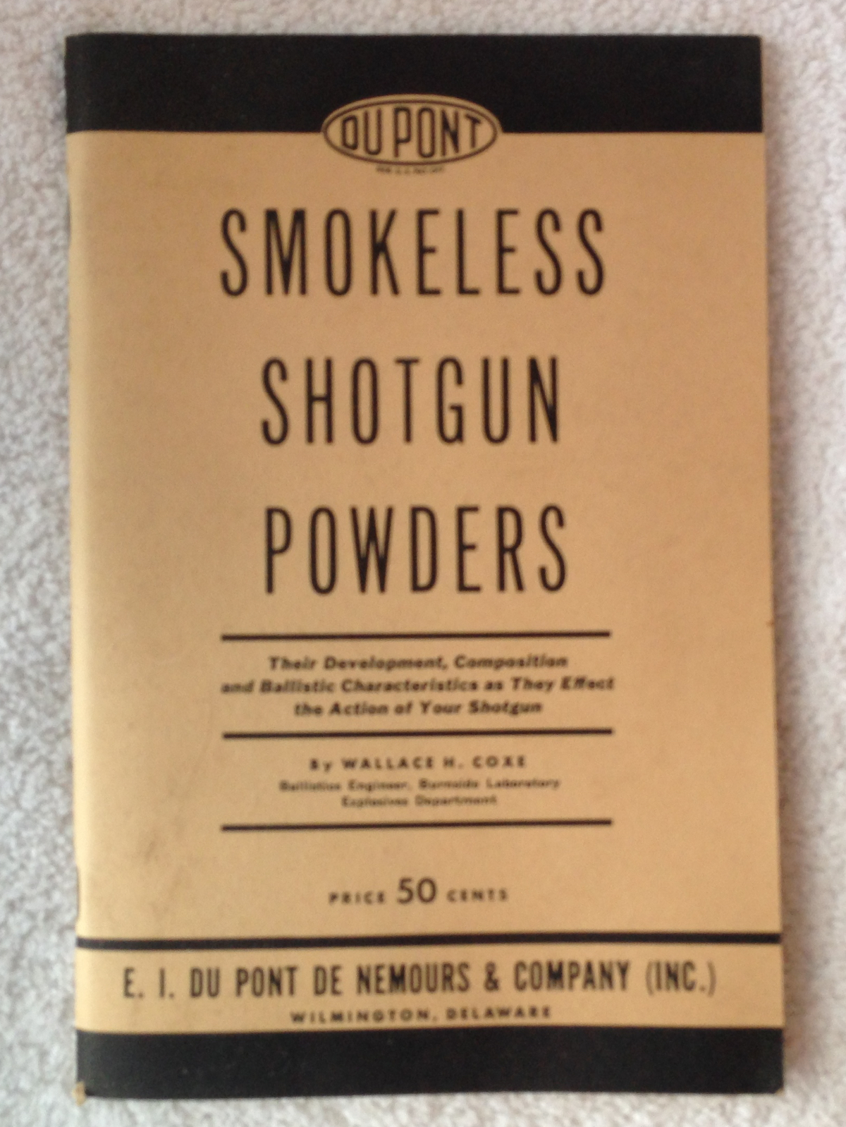 DuPONT SMOKELESS SHOTGUN POWDERS BOOK 1933 BY WALLACE H. COXE 103 pages ...