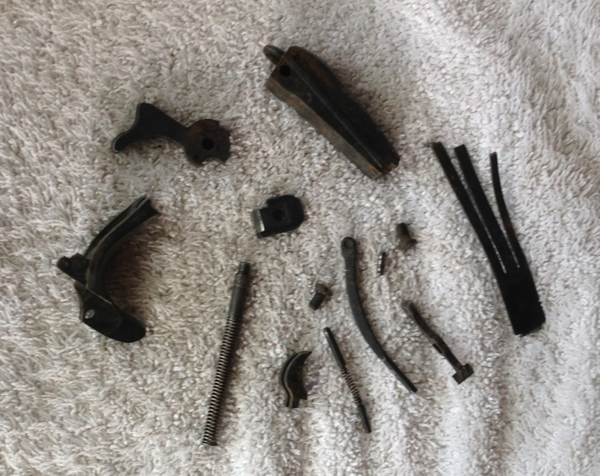 11 PIECES OF SMALL GUN PARTS M 1911 A1 45 AUTO SEMI AUTO PISTOL / 0606 ...