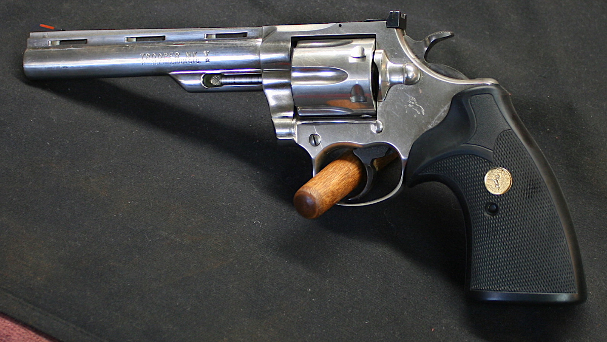 COLT TROOPER-MARK 5---SIX INCH VENT BARREL- NICKEL-TARGET GRIPS,TRIGGER ...