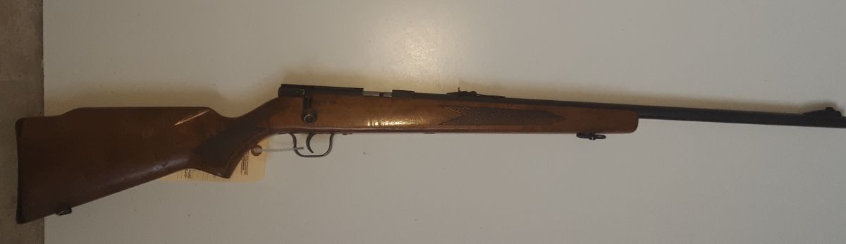 Winchester model 310 (NO RESERVE- RARE GUN)
