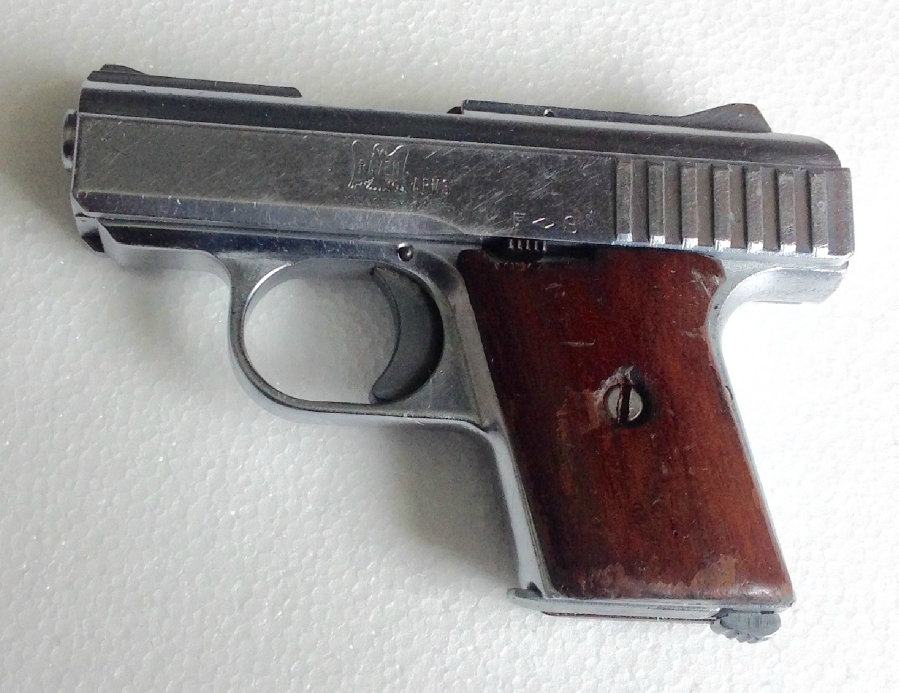 Raven Arms P25, 7 Rd Pocket Pistol,Made In U.S.A. Cool Pistol .25 Acp ...