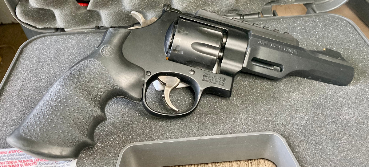 Smith & Wesson Model 327 Trr8, 8 Round N-Frame 5" Revolver, Scandium ...
