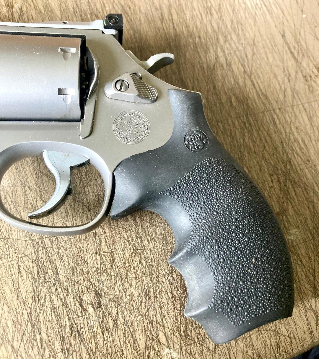 Smith & Wesson MODEL 686 PLUS, UNFLUTED, 7 RD. 2.5" PERFORMNCE CENTER ...