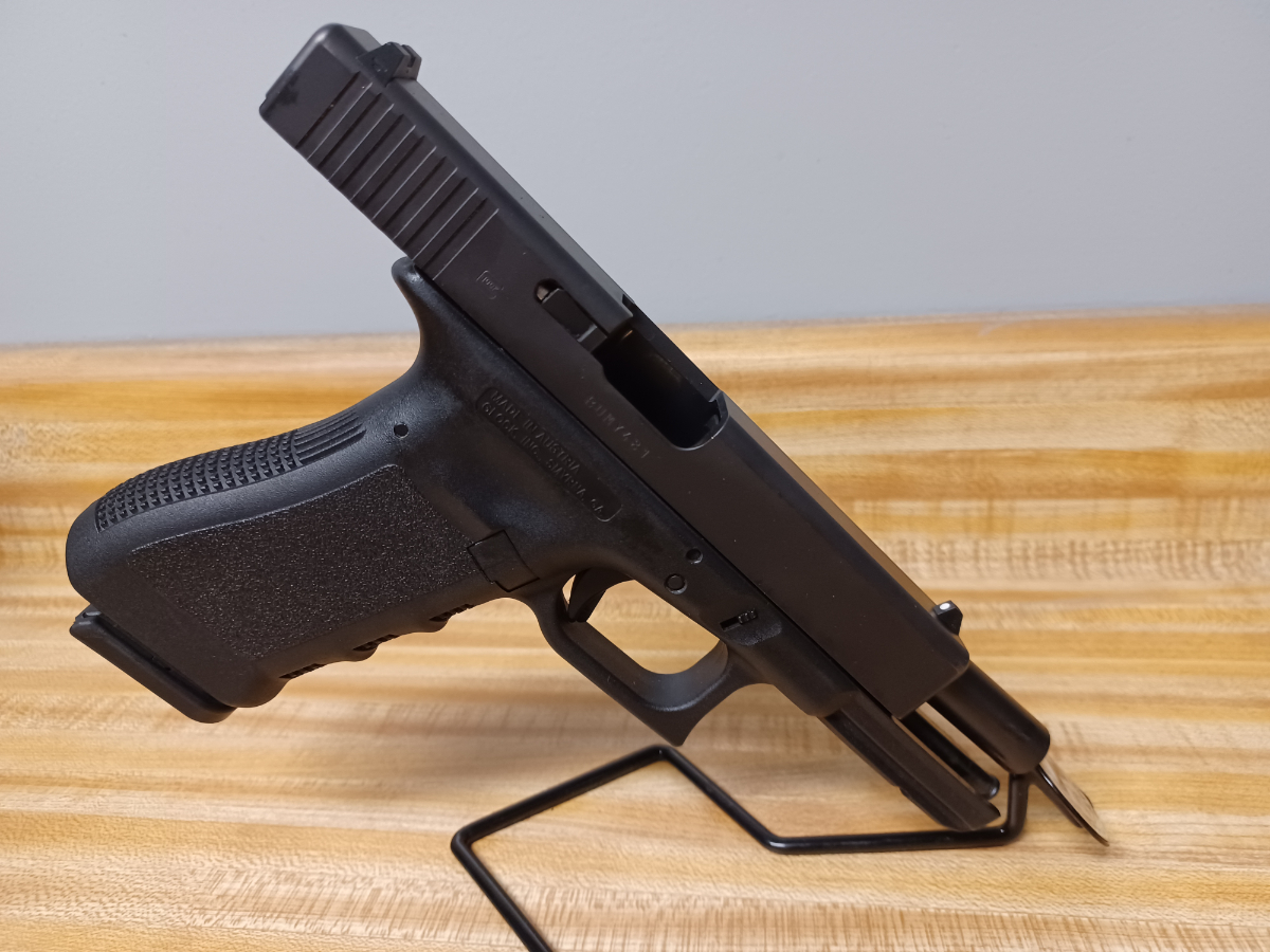 Glock 17 Gen 3 In 9mm 9mm Luger For Sale at GunAuction.com - 17257257