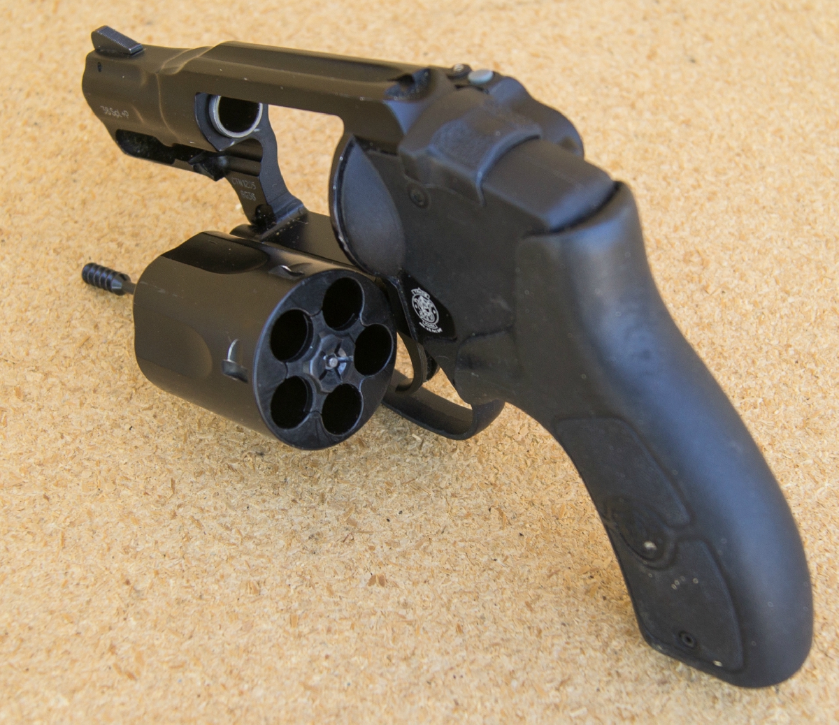 Smith & Wesson Model Bg38 Bodyguard Dao Revolver W/Laser .38 Special ...