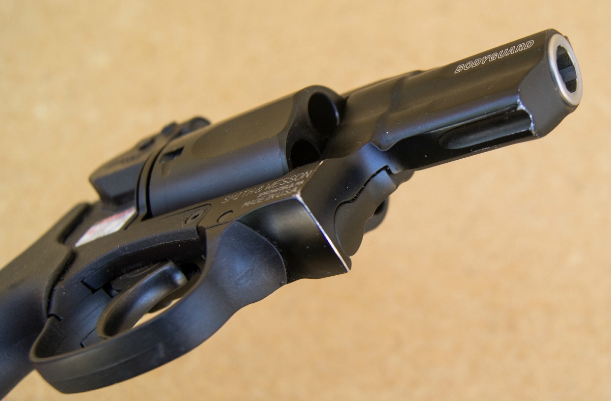 Smith & Wesson Model Bg38 Bodyguard Dao Revolver W/Laser .38 Special ...