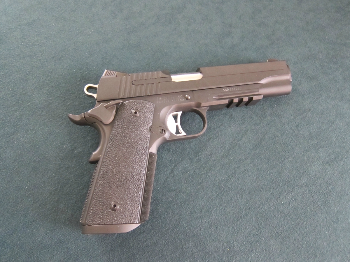 Sig Sauer Beautiful .45 Cal Semi Auto 1911-R Tacops (4) Magazines. .45 ...