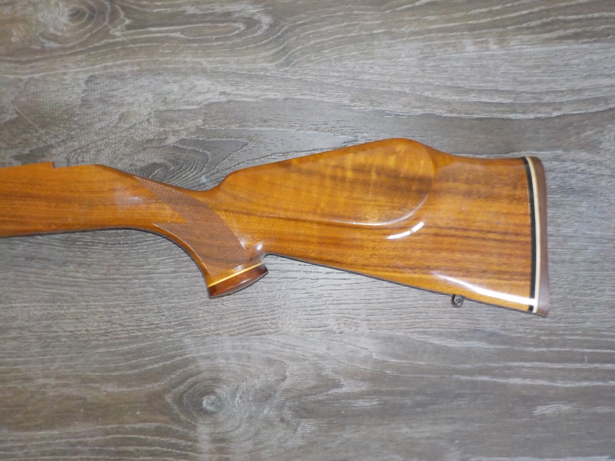 WEATHERBY MARK V RIGHT HANDED WOOD STOCK. - Picture 2