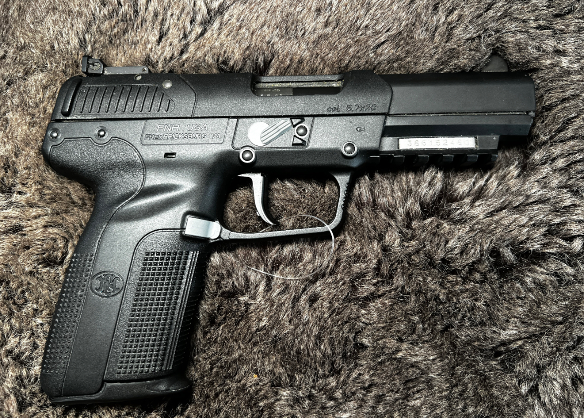 FN Five-Seven USG 20 rounds 5.7X28mm 17332933 - GunAuction.com