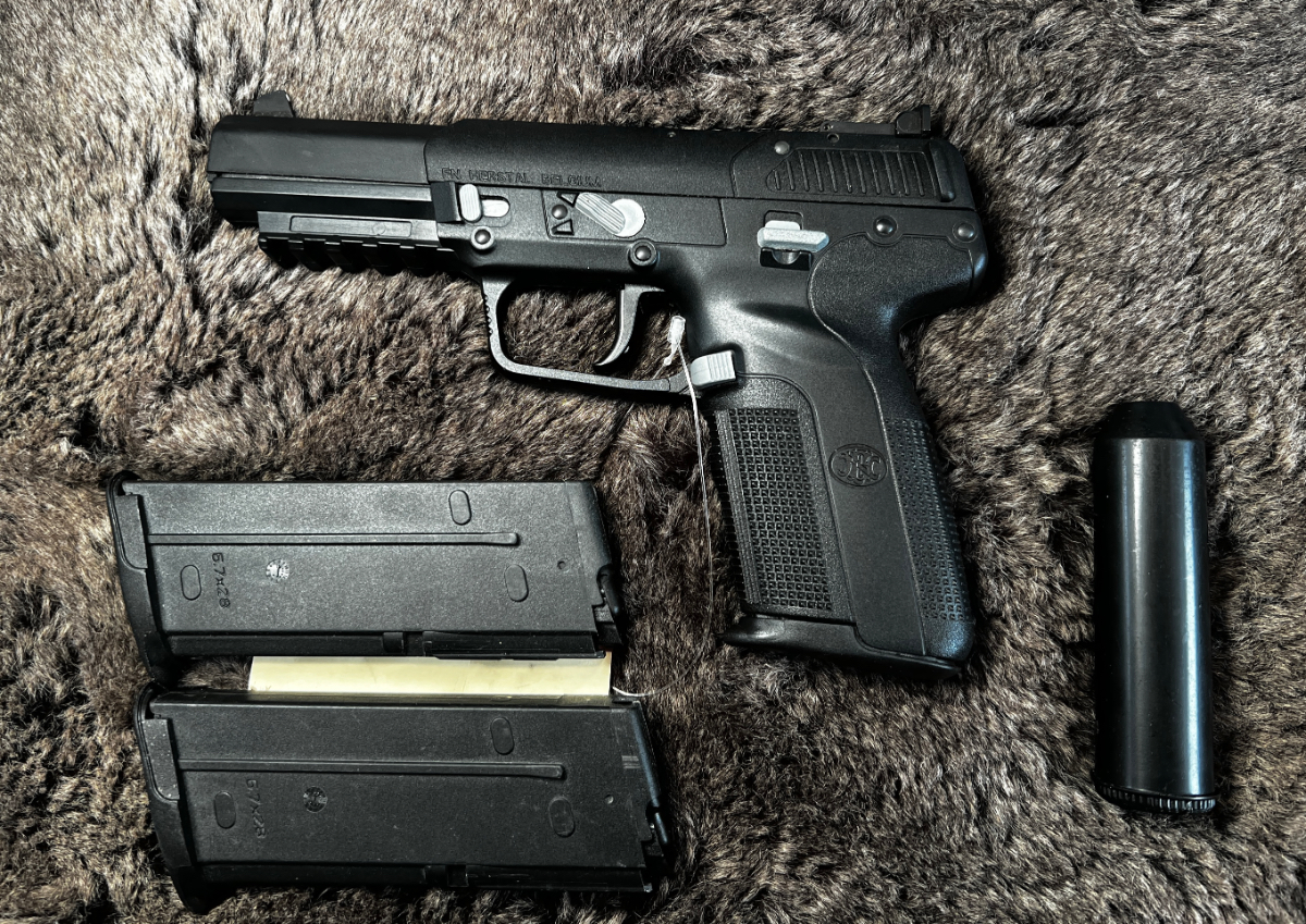 FN Five-Seven USG 20 rounds 5.7X28mm 17332933 - GunAuction.com