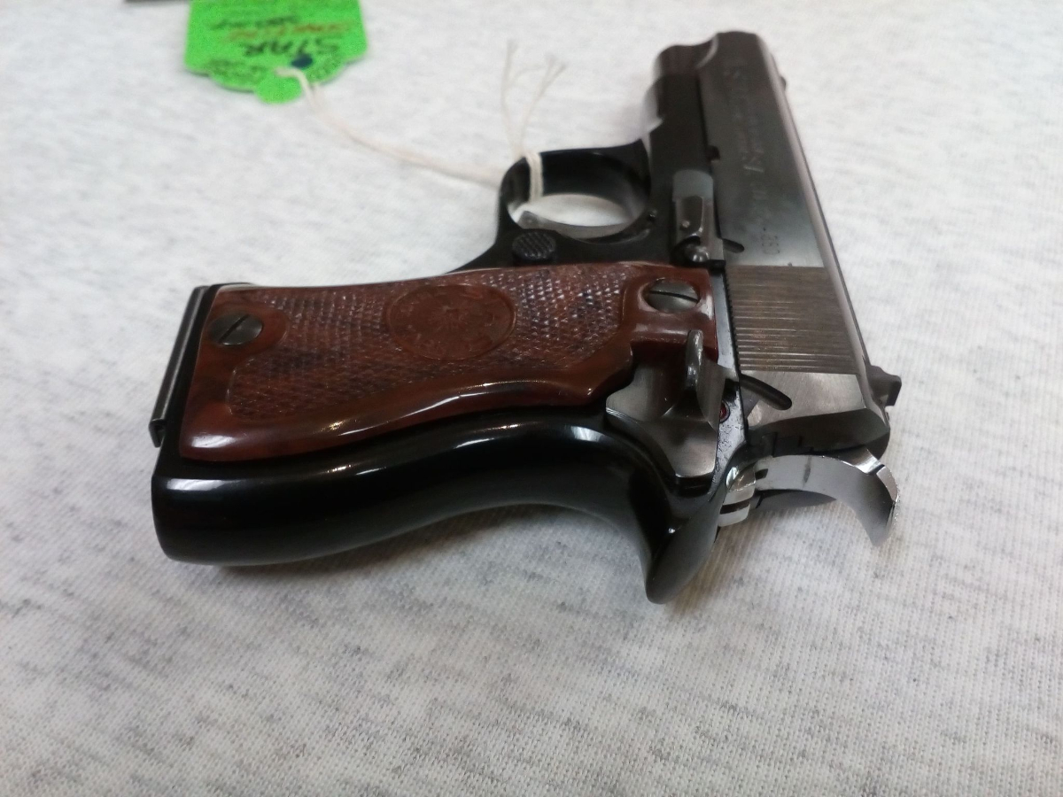 High Standard Star model STARFIRE w/ one 6-round mag & 3 1/8" barrel ...