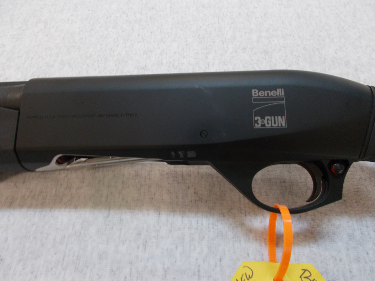 Benelli M2 - 3 gun Comp w/ 5 chokes & 5 fiber optic tubes (C3305-21 ...
