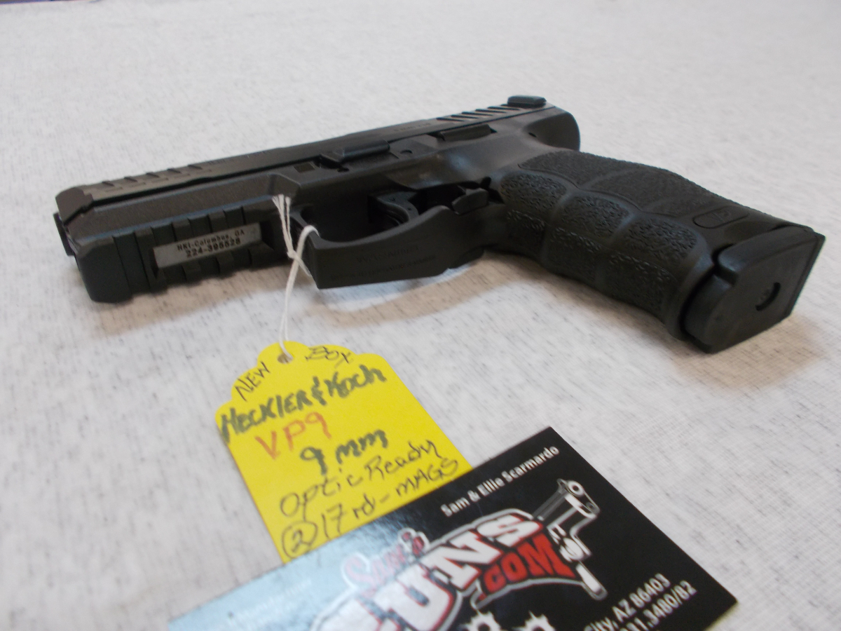 Pictures: Heckler & Koch VP9 `Stealth Black` 9mm + M.O.S., Two 17-Round ...