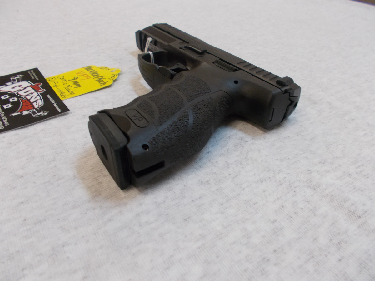 Pictures: Heckler & Koch VP9 `Stealth Black` 9mm + M.O.S., Two 17-Round ...