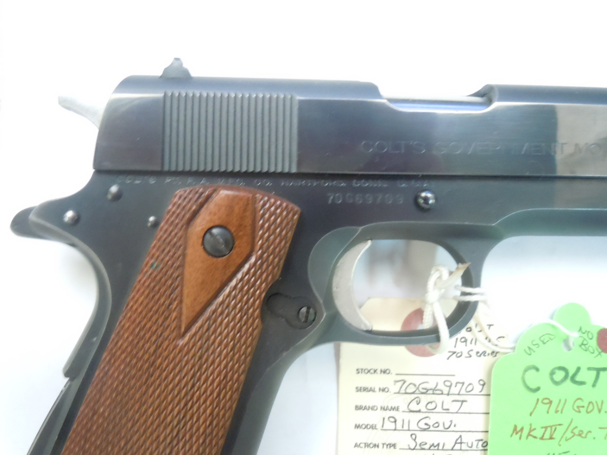 Pictures: Colt Model 1911 Gov. MKIV/Series 70 .45acp w/ one 7 round ...