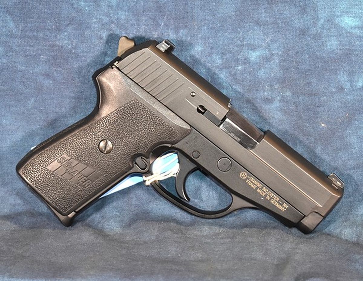 Sig Sauer - P239 - Cal. 40 .40 S&W For Sale at GunAuction.com - 16906360