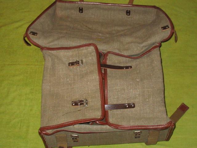 WWII RUSSIAN RADIO COMMUNICATION BACK PACK 10084918 - GunAuction.com
