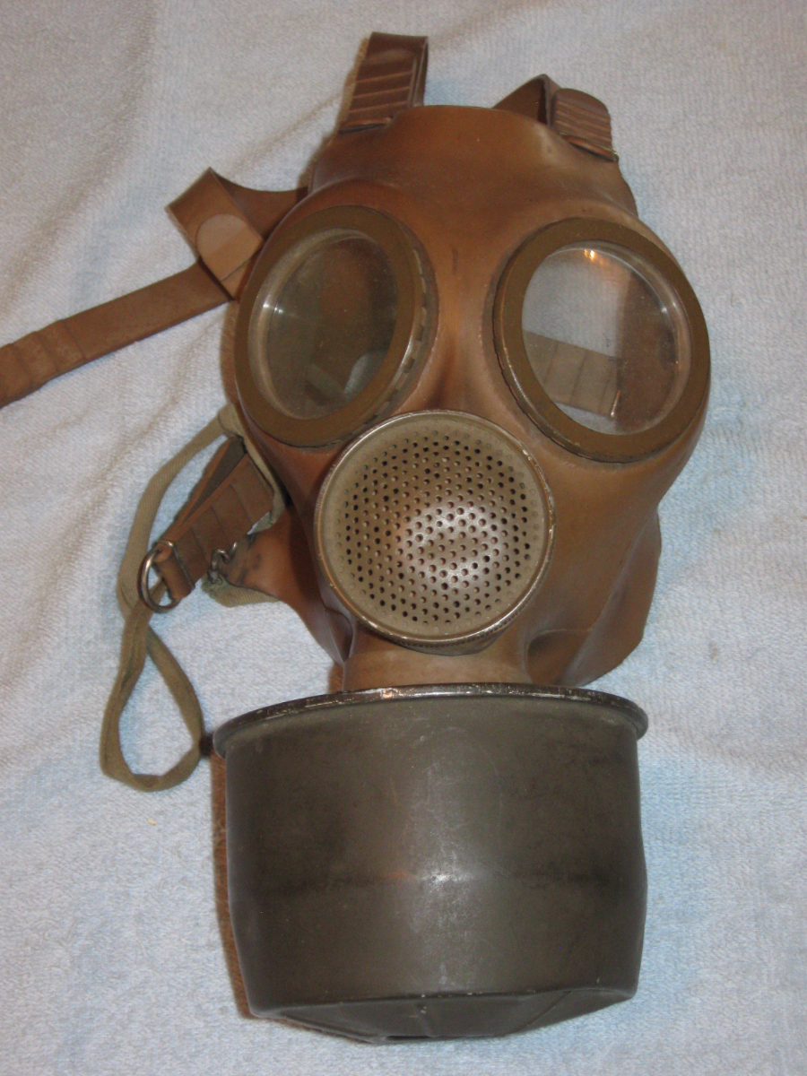 FRENCH WWII M51 GAS MASK W/FILTER