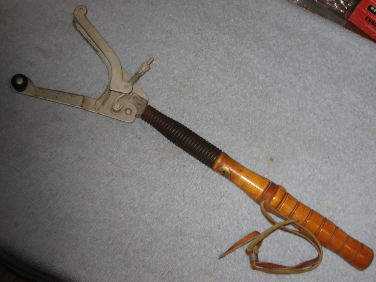 Winchester VINTAGE HAND CLAY PIGEON THROWER (1940-1950`S) 17204318 ...