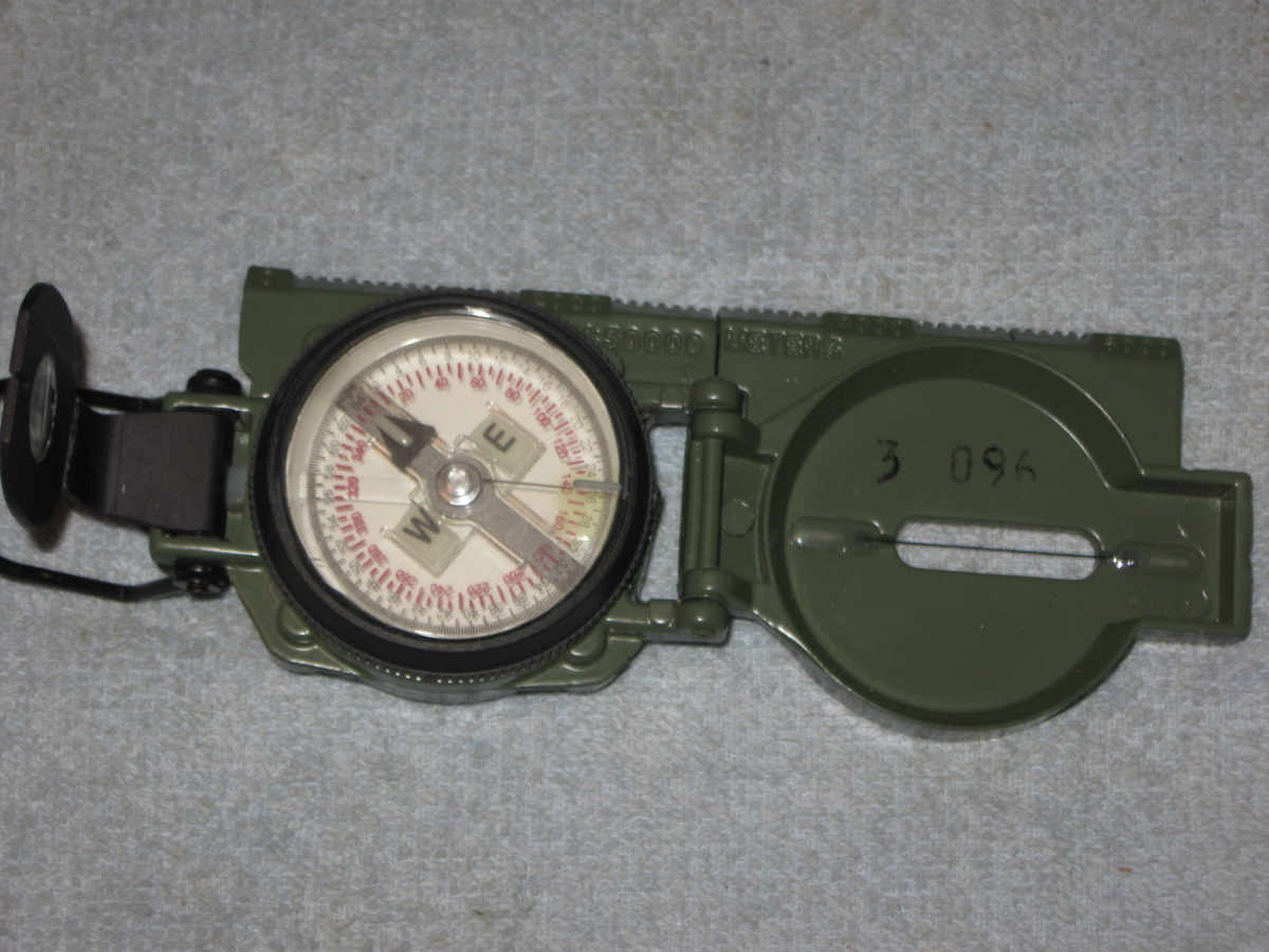 CAMMENGA U. S. PHOSPHOROUS MILITARY COMPASS W/CASE (3 096) NEW OLD ...