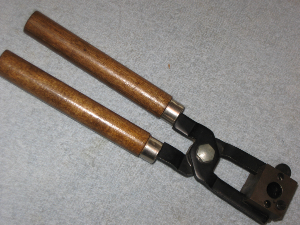 Lyman 12 GAUGE SLUG BULLET MOLD (475 GRAIN ) 17253540 - GunAuction.com