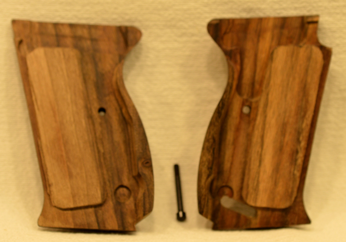 Walther P31 P1 Walnut Grips For Sale at GunAuction.com - 16781380