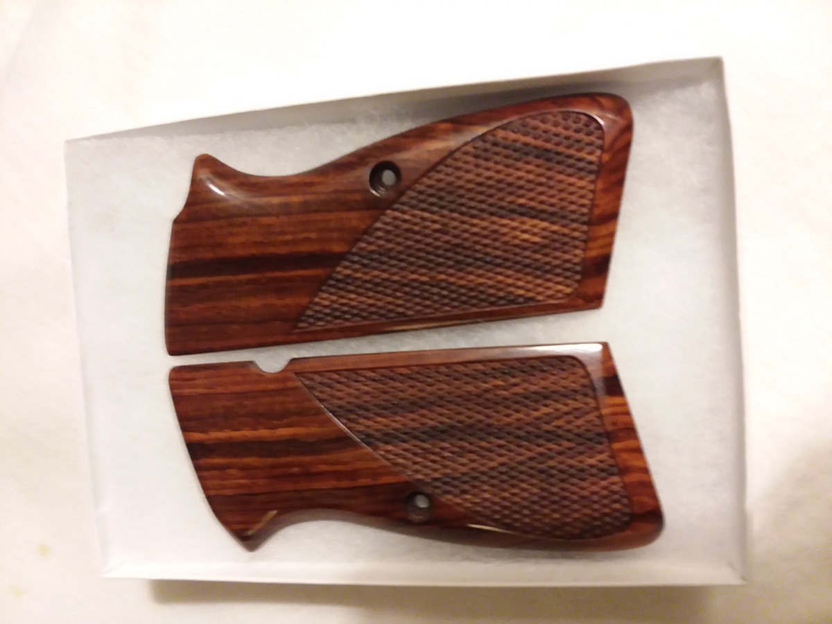 Esmeralda Cocobolo Grips For Browning Hi Power For Sale at GunAuction ...