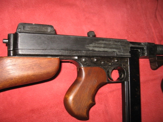 Thompson Sub Machine Gun Model Of 1921 Replica For Sale at GunAuction ...