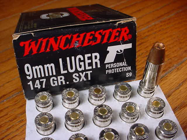 Box of Winchester Supreme SXT 9mm Luger Jacketed Hollow Point 17208303 ...