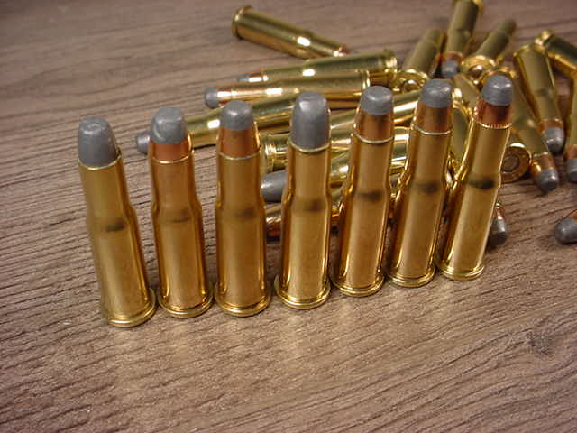 26 Rounds of Mixed Manufacture .25-20 Win. Lead Round Nose Flat Point ...