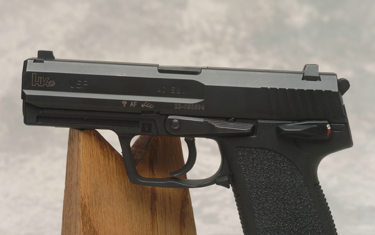 Heckler & Koch USP 40 LEM .40 Cal 4 in. w/case, extra mag .40 S&W ...