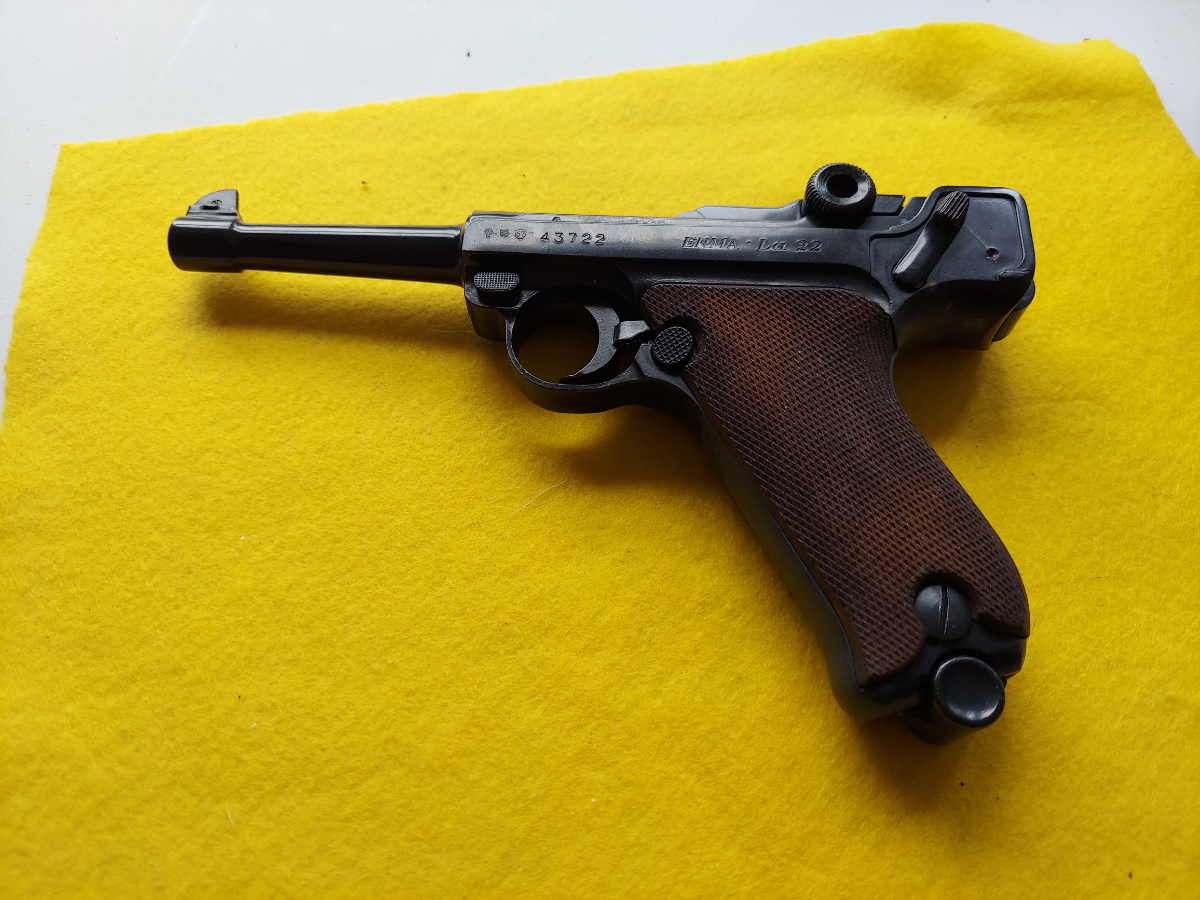 ERMA L22 This is a ERMA made in Germany 22LR has two magazines second ...