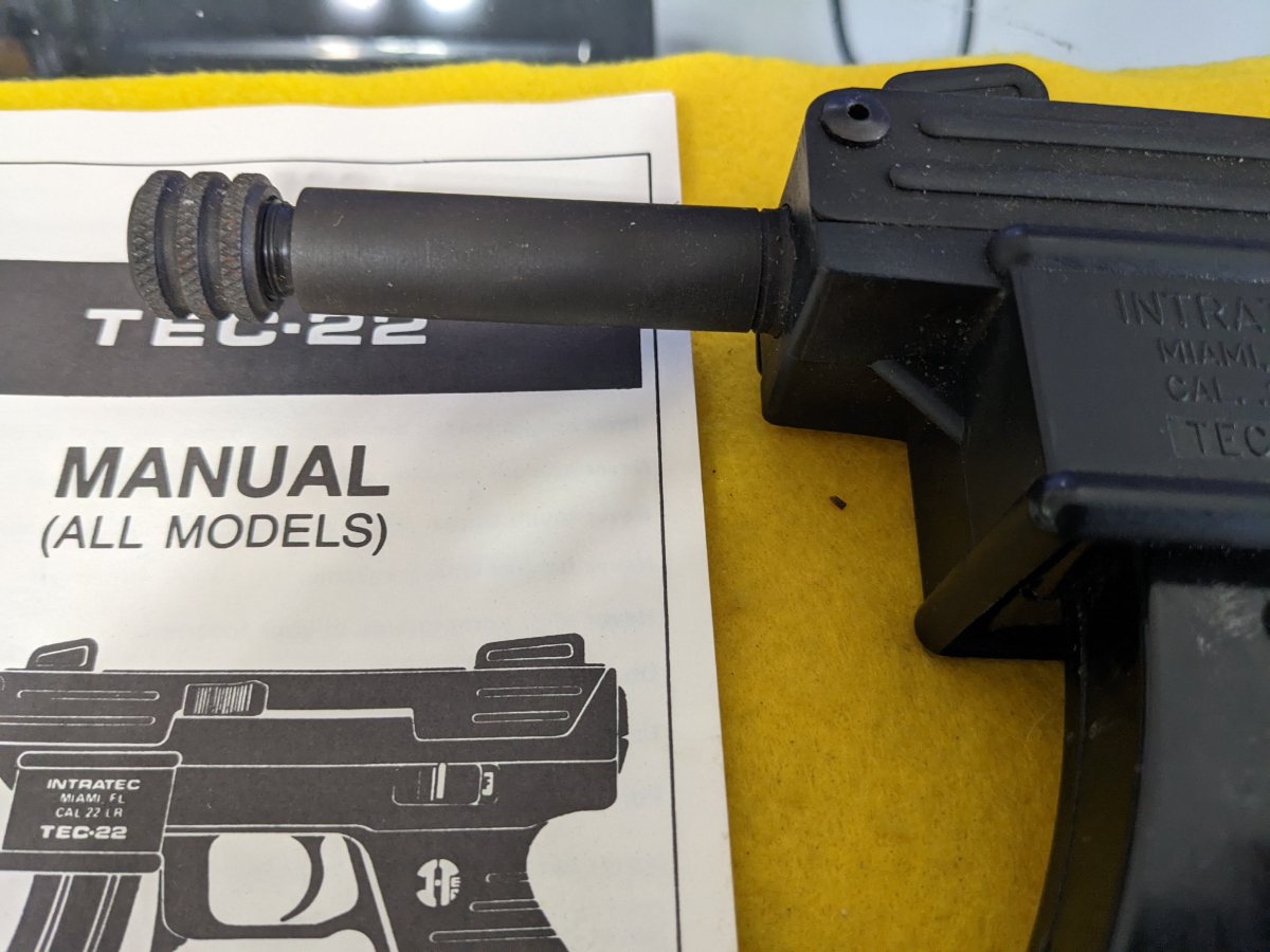 Intratec 22 simi auto 22LR Scorpion black with threaded barrel and ...