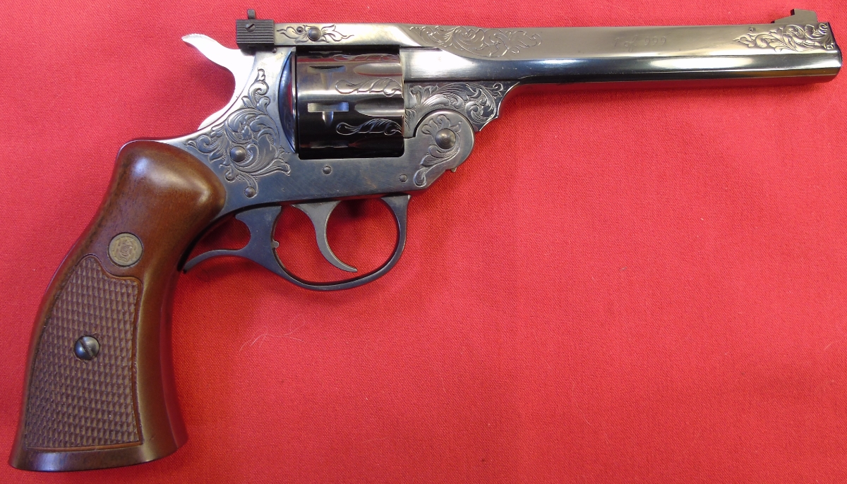 Harrington & Richardson 1 of 999 Model 999 Sportsman.