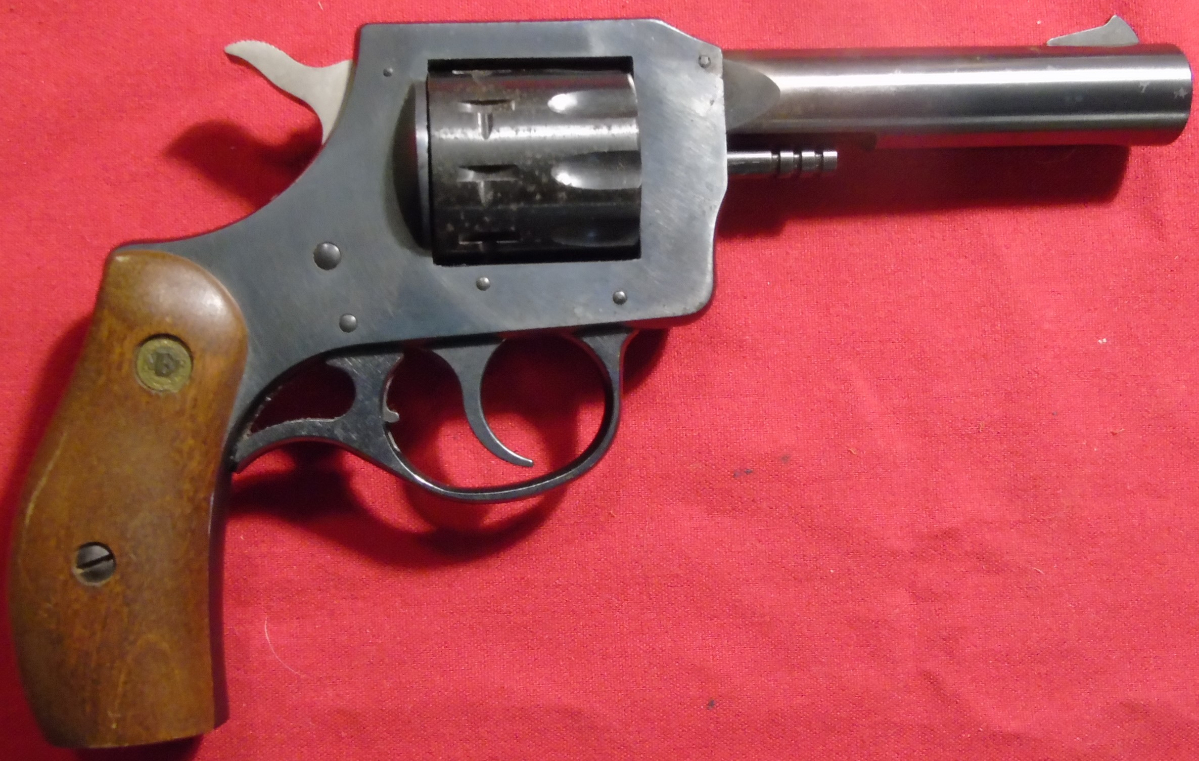 New England Arms Model R92 Double Action Revolver. .22 LR 17156720 ...