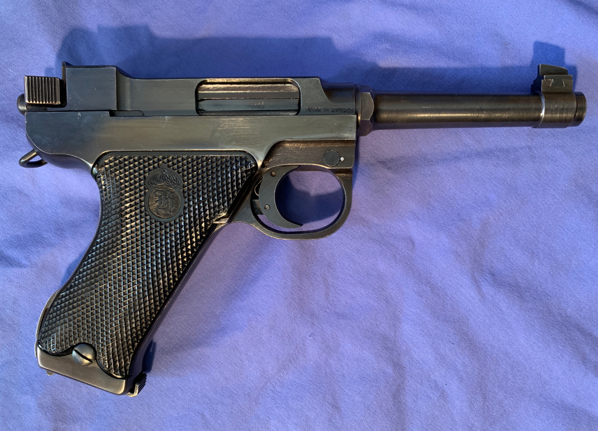 Husqvarna 1946 M40 - Swedish Version Of The L-35 Lahti 9mm Luger For ...
