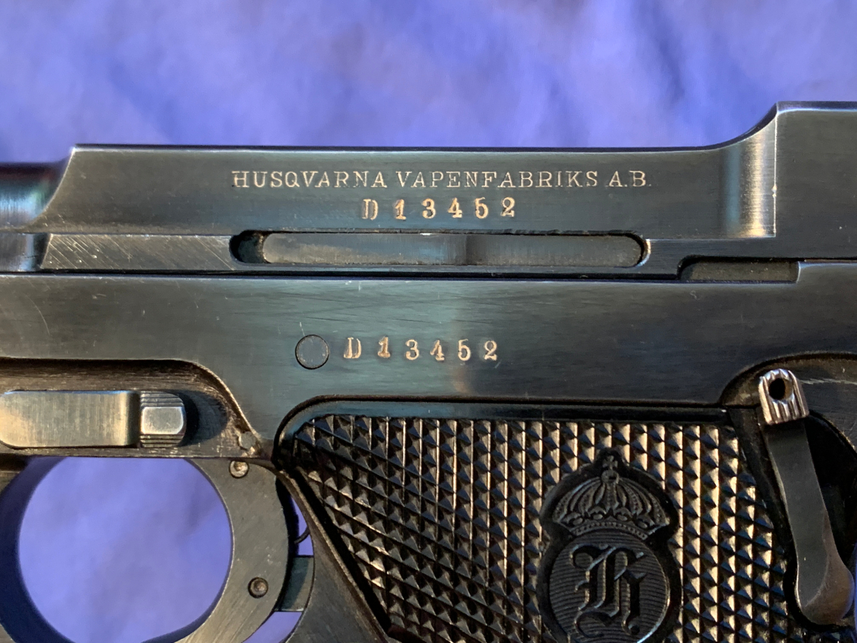 Husqvarna 1946 M40 - Swedish Version Of The L-35 Lahti 9mm Luger For ...