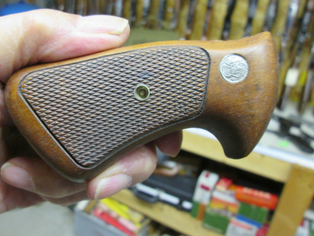 S&W J Frame Target Grips .177 Cal For Sale at GunAuction.com - 16943940