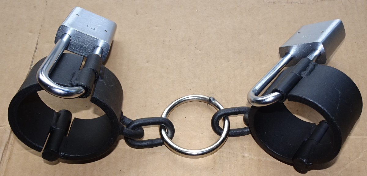 Movie/Tv/Stage/Parade Float Prop Restraint Props-Chain Linked Hand ...