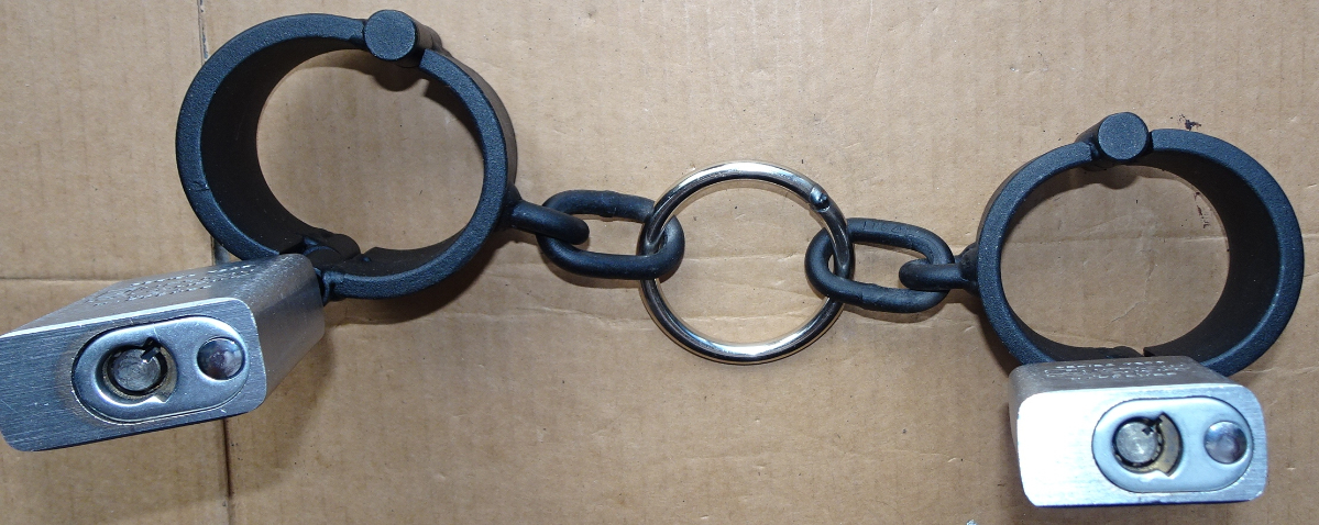 Movie/Tv/Stage/Parade Float Prop Restraint Props-Chain Linked Hand ...